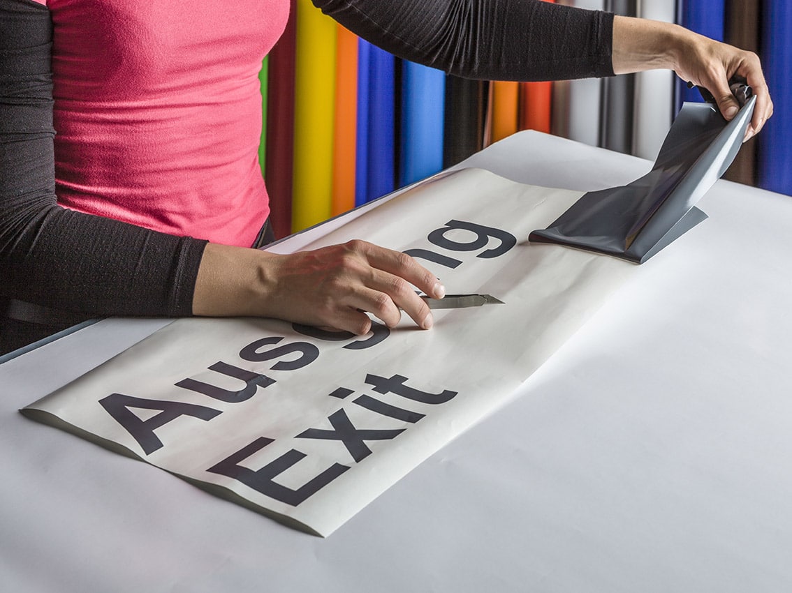 Self-adhesive vinyls cutting | Plotting letters, signs, logos and patterns